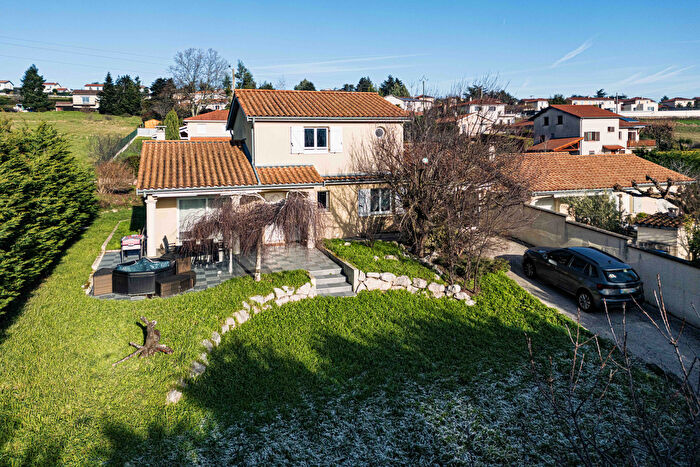 Maison à vendre - Pollionnay - 6 pièces - 4 chambres