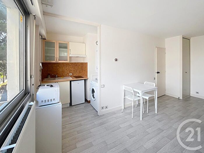 Appartement à louer - Orléans, Saint-Vincent, Pasteur - 1 pièce