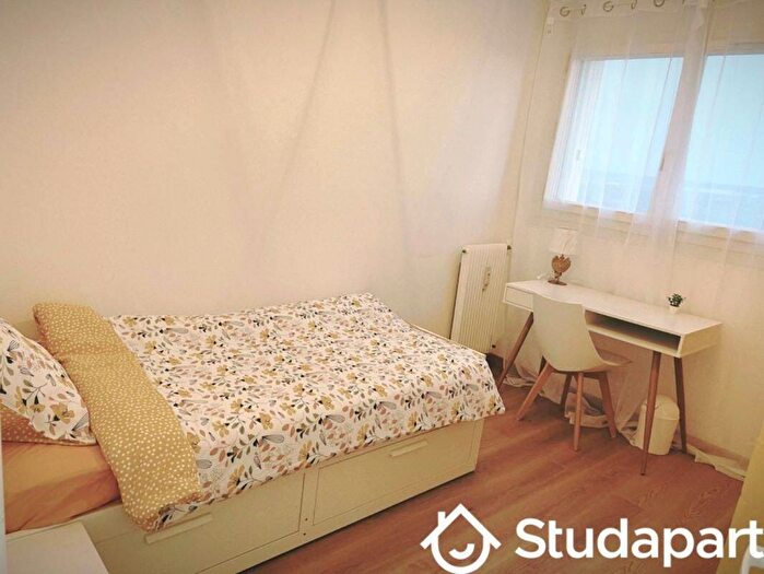 Touleuses-Bocages, Cergy : Appartement 1 pièce à louer