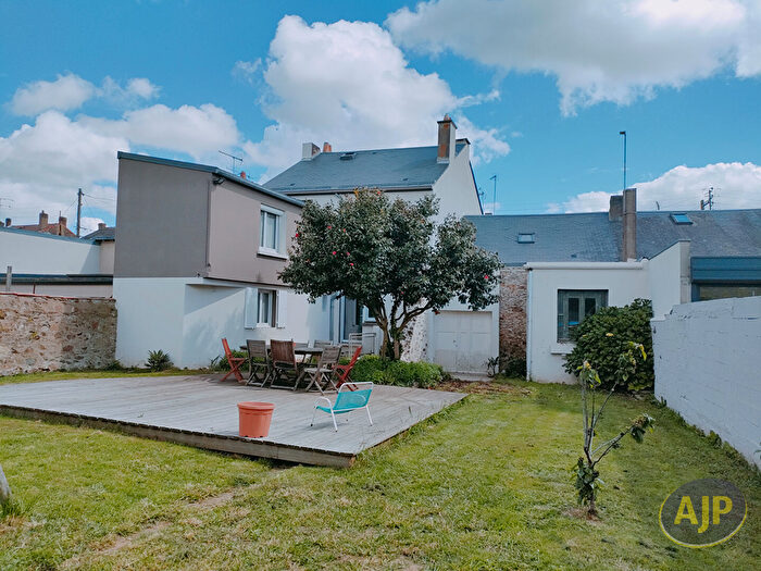 Maison à vendre - La Roche-sur-Yon, Pyramides, Jean-Yole - 7 pièces - 4 chambres