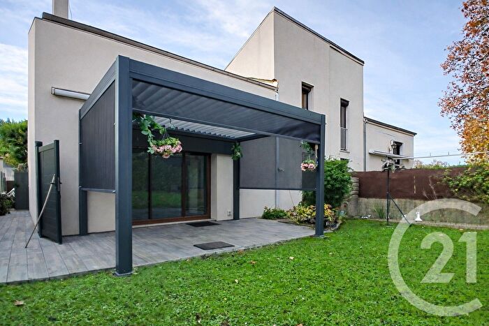 Maison à vendre - Noisiel, Ville ancienne - 5 pièces - 4 chambres