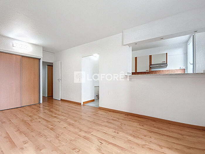 Saint-Pierre-lès-Elbeuf : Appartement 3 pièces à louer