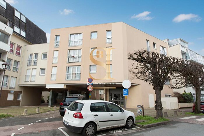 Appartement à vendre - Viry-Châtillon, Centre-ville - 3 pièces - 2 chambres