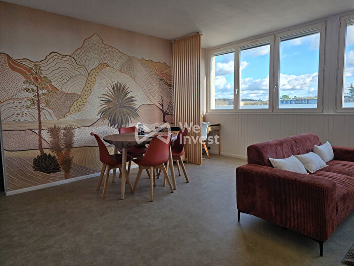 Appartement à vendre - Mourenx - 6 pièces - 3 chambres