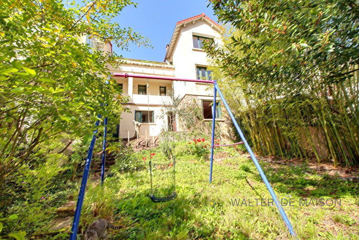 Maison 5 pièces à Suresnes, République, à vendre