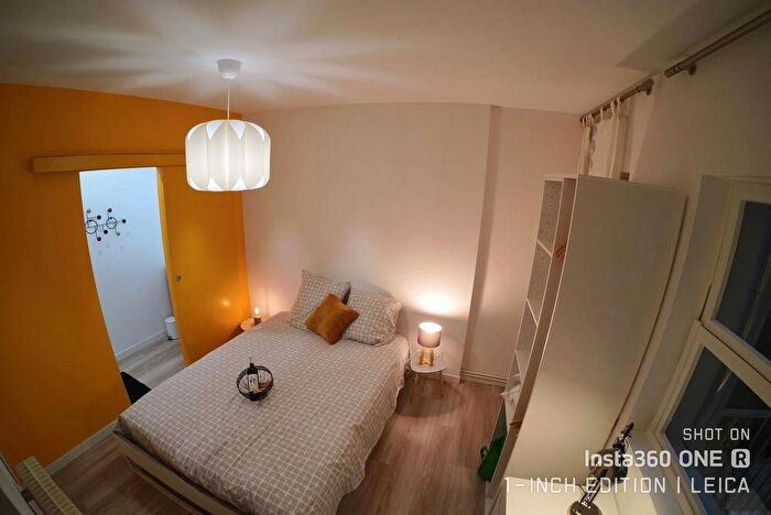 École Joseph Bara-Groupe scolaire Carnot-Hôtel de Ville, Agen : Appartement 1 pièce à louer