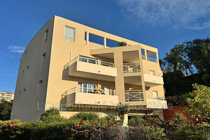Cannes, Croix des Gardes : Appartement 4 pièces à vendre