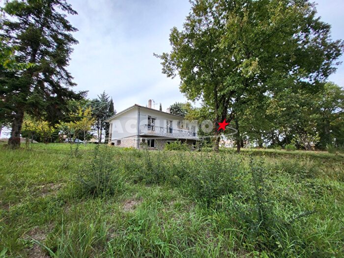 Maison 4 pièces à vendre à Saint-Paul-Cap-de-Joux