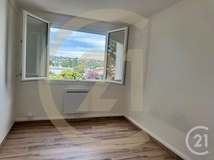 Appartement à louer - Bourgoin-Jallieu, Champaret, Boussieu - 3 pièces - 2 chambres