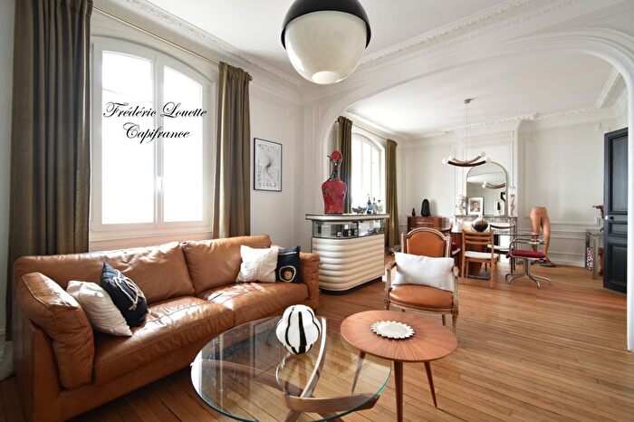 Appartement à vendre - Reims, Centre-ville - 4 pièces - 3 chambres