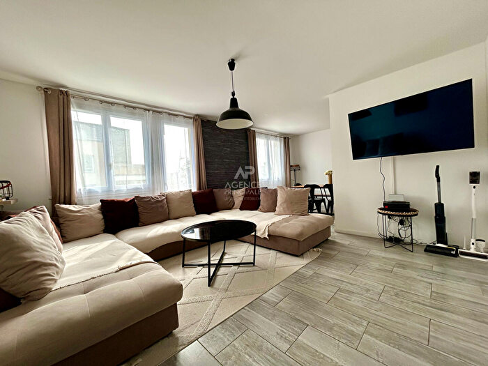 Appartement à vendre - Carrières-sous-Poissy, Les Oiseaux - 5 pièces - 3 chambres