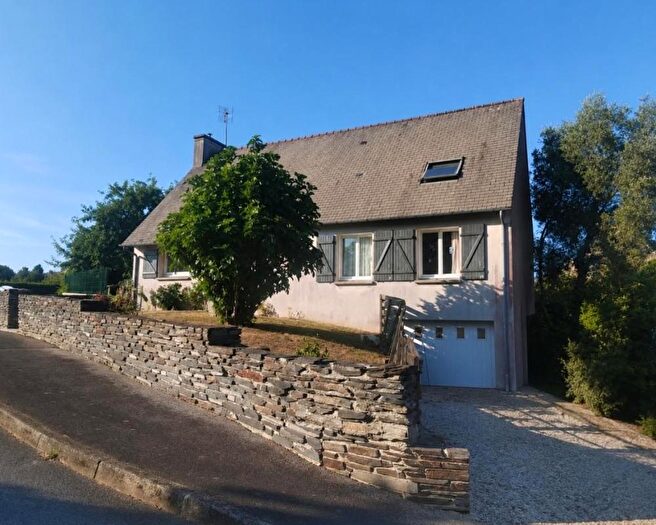 Maison 7 pièces à vendre à Saint-Goazec
