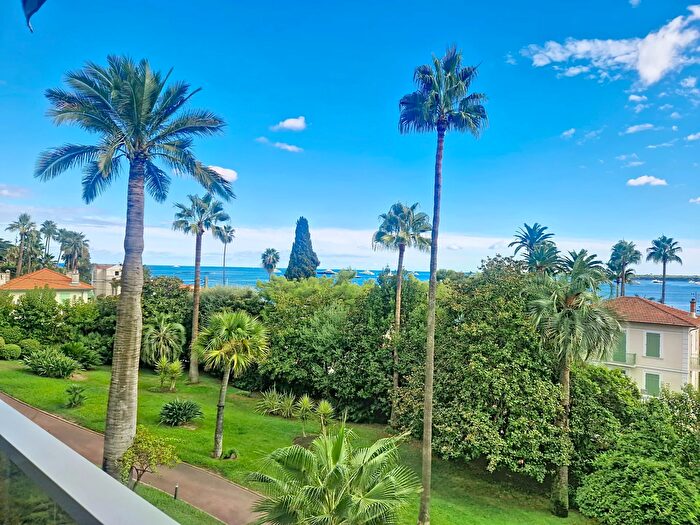 Appartement 3 pièces à Cannes, Californie Pezou, à vendre