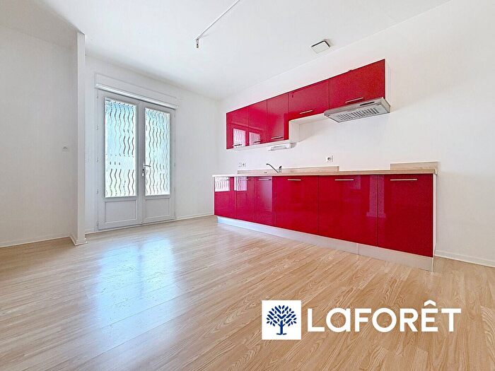 Appartement 3 pièces à louer à Les Éparres
