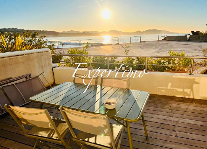 Appartement à vendre - La Ciotat - 3 pièces - 2 chambres