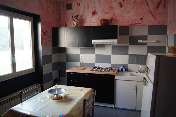 Centre Est, Unieux : Appartement 2 pièces à louer