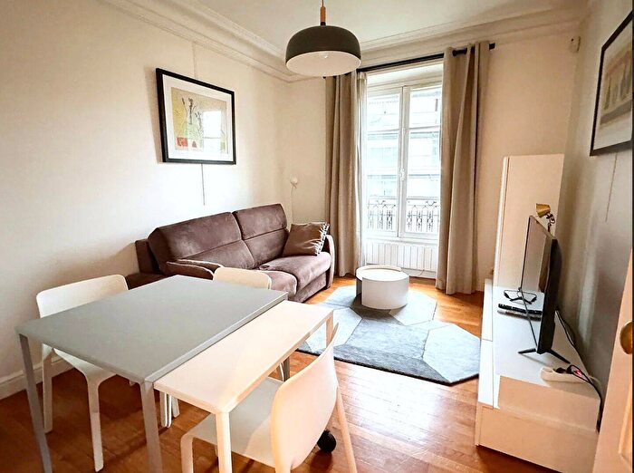 Appartement à louer - La Plaine des Sablons, Neuilly-sur-Seine - 3 pièces - 2 chambres