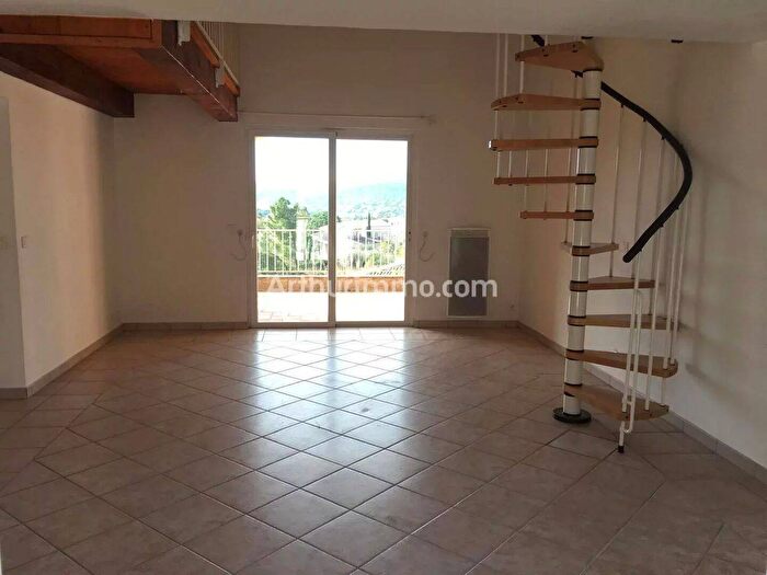 Appartement à louer - Ville-Les Saquedes-Le Bouillonnet, Sainte-Maxime - 2 pièces - 1 chambre