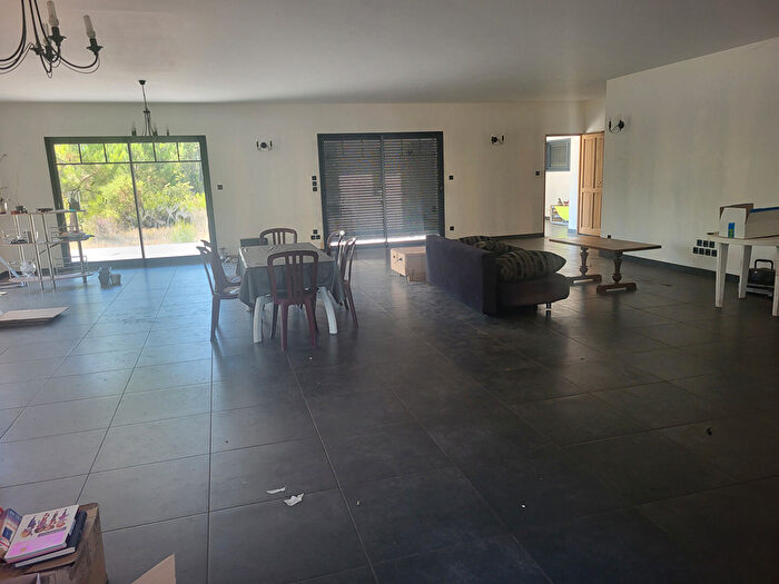 Maison à vendre - Lugos - 9 pièces - 6 chambres