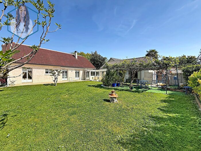 Maison à vendre - Baudreix - 6 pièces - 5 chambres