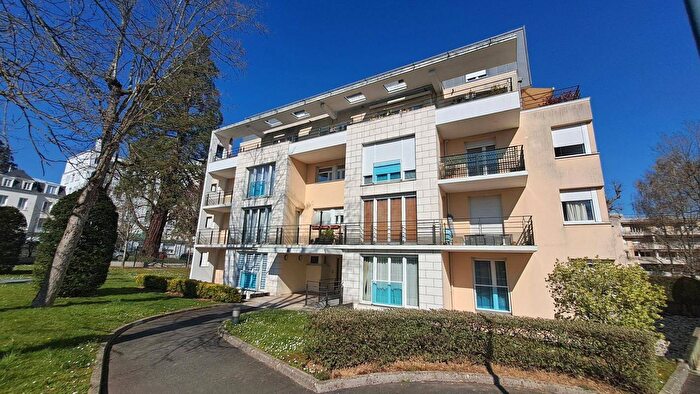 Appartement à louer - Ouest, Avon - 4 pièces - 3 chambres