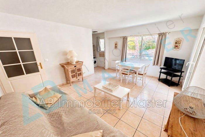 Appartement 2 pièces à Mougins le Haut, à louer