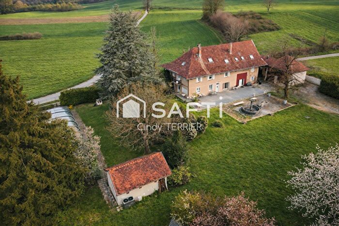 Maison à vendre - Les Abrets - 11 pièces - 9 chambres