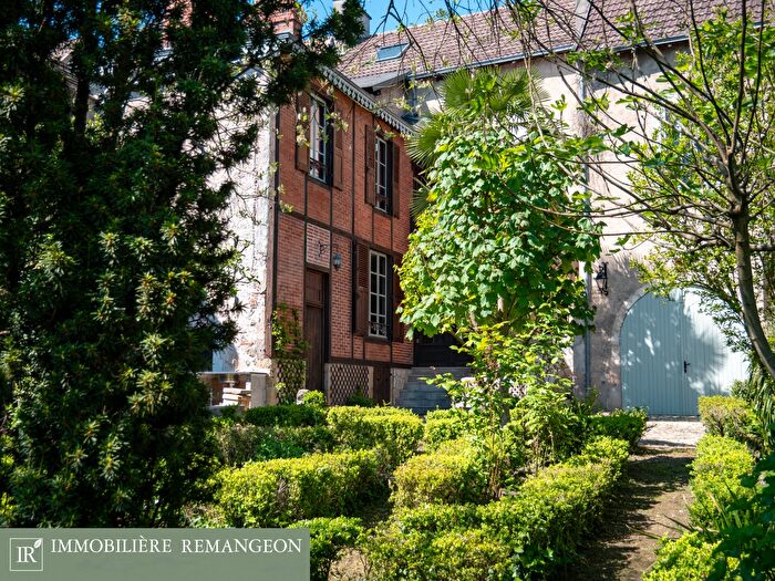 Maison à vendre - Vierzon, Centre-ville - 7 pièces - 4 chambres