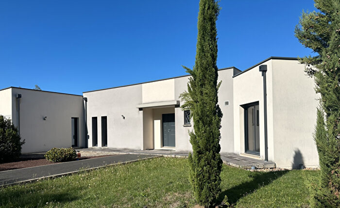 Maison à vendre - Espinasse-Vozelle - 10 pièces - 5 chambres