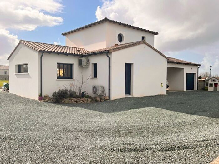 Maison à vendre - Dampierre-sur-Boutonne - 6 pièces - 4 chambres