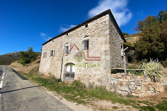 Maison à vendre - Malarce-sur-la-Thines - 5 pièces - 3 chambres