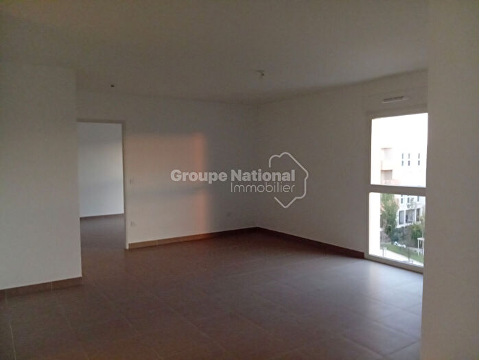 Appartement à louer - Arles, Trébon - 2 pièces - 1 chambre