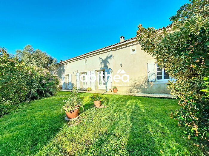 Maison à vendre - Saint-Dizant-du-Gua - 6 pièces - 4 chambres