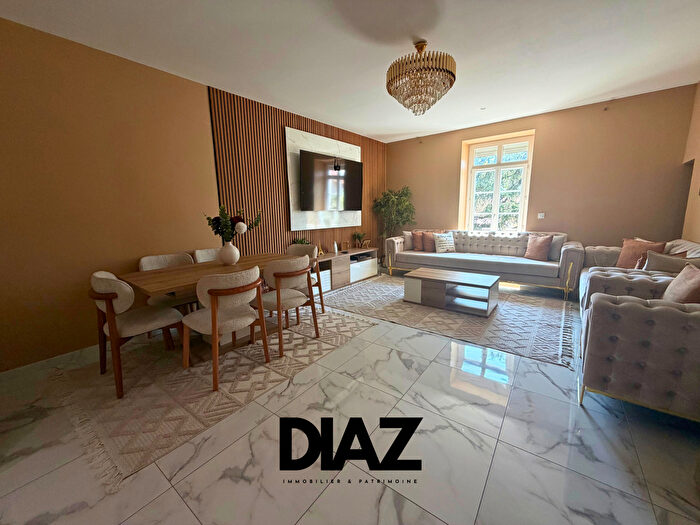 Nîmes, collines : Appartement 5 pièces à vendre