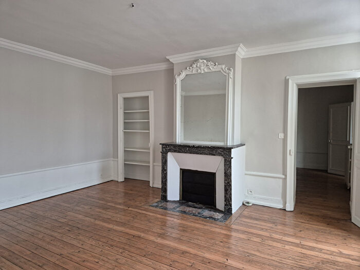 Appartement à vendre - Fontainebleau, Centre-ville - 3 pièces - 2 chambres