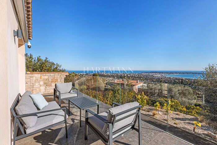 Maison à vendre - Vallauris, Retenaou, Brusquets, Devens, Zone dactivité Saint-Bernard - 6 pièces - 4 chambres