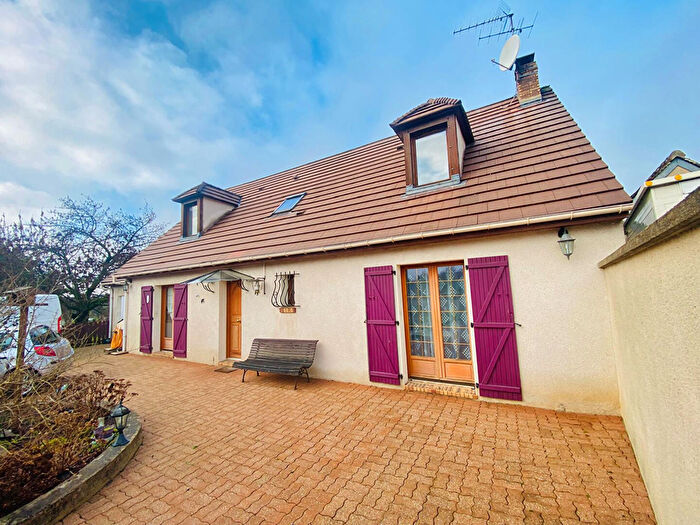 Maison à vendre - Crouy-en-Thelle - 7 pièces - 5 chambres