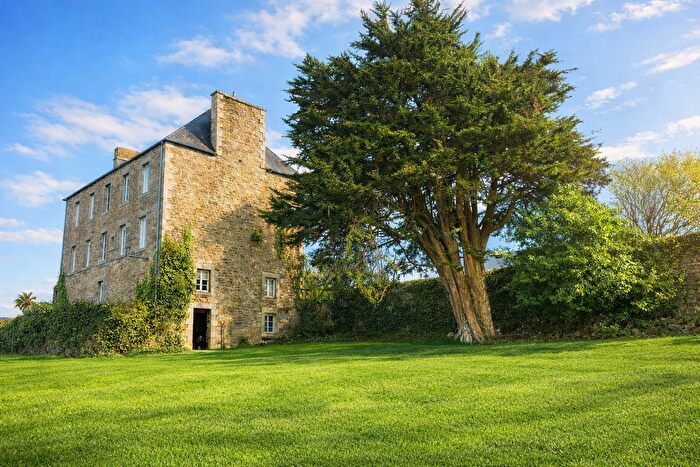 Maison à vendre - Plouaret - 13 pièces - 9 chambres