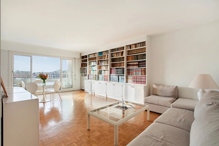 Appartement à vendre - Paris e , Plaine, Lagny - 5 pièces - 3 chambres