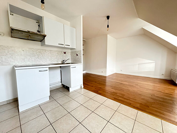 Appartement à vendre - Étampes, Centre-Ville - 1 pièce