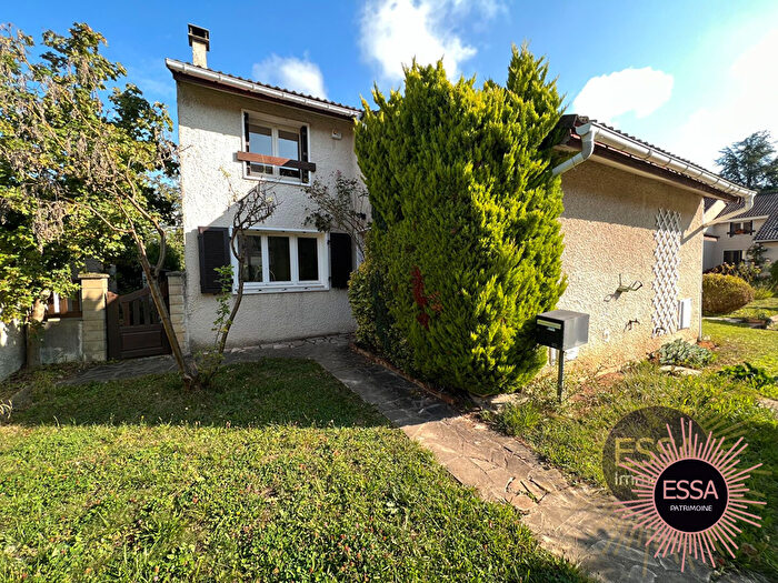 Maison 4 pièces à louer à Guyancourt, Village