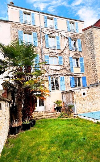 Maison à vendre - Melun, Centre-ville - 10 pièces - 5 chambres