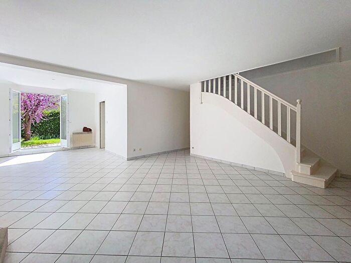 Maison 7 pièces à Guyancourt, LEurope, à vendre