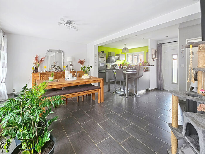 Maison à vendre - Chauvoncourt - 4 pièces - 3 chambres