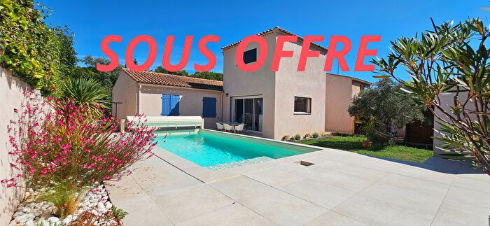 Maison à vendre - Lamanon - 6 pièces - 5 chambres