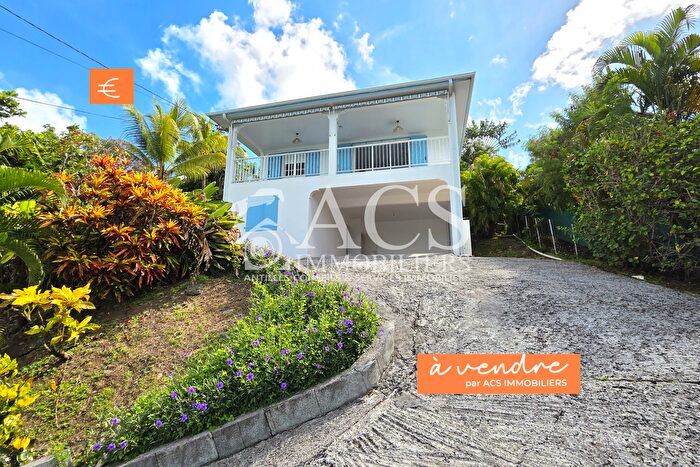 Maison à vendre - Le Robert - 4 pièces - 3 chambres