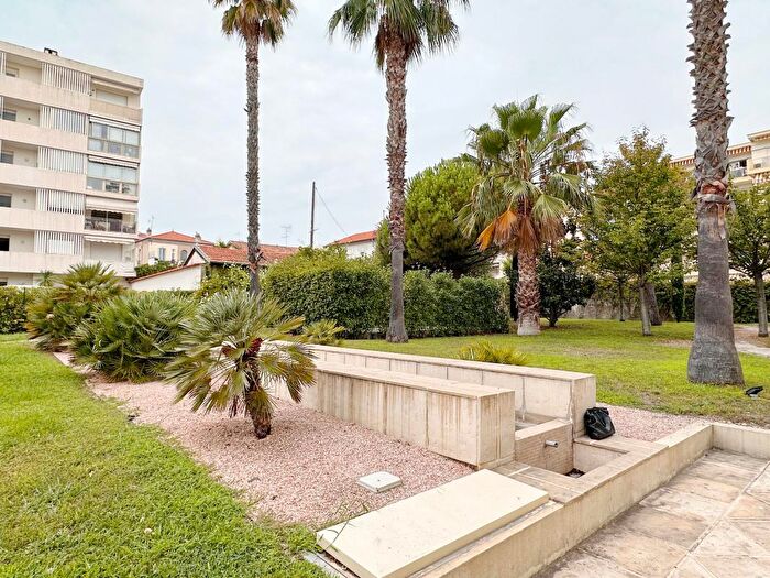 Appartement à vendre - Cannes, Pointe Croisette - 2 pièces - 1 chambre