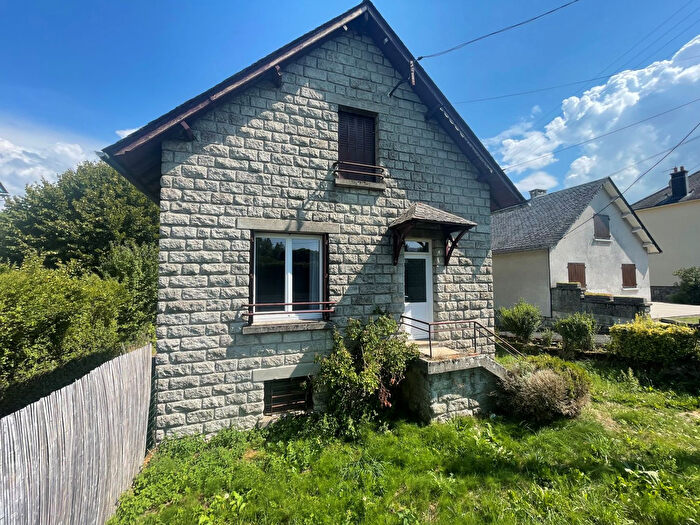 Riom-ès-Montagnes : Maison 4 pièces à vendre