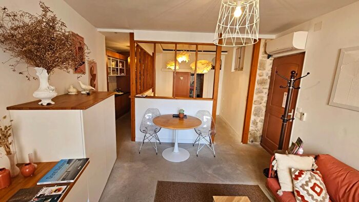 Appartement à louer - Narbonne, Bourg - 1 pièce - 1 chambre