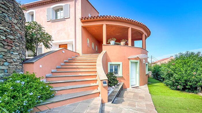 Maison à vendre - San-Martino-di-Lota - 8 pièces - 4 chambres